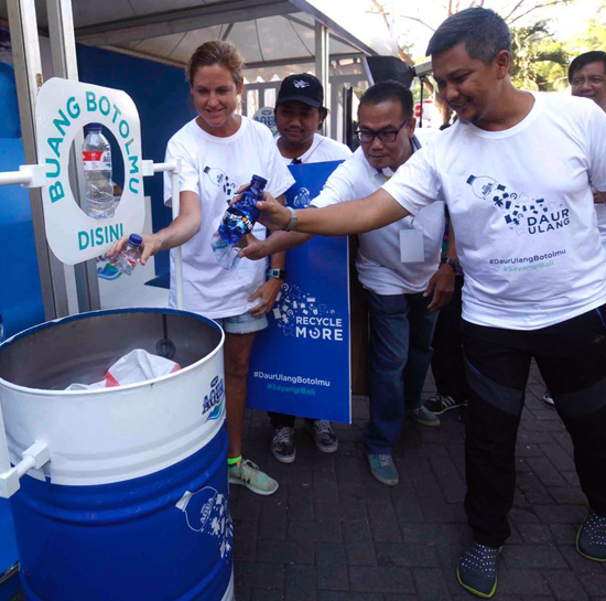 Danone AQUA Kampanyekan Daur Ulang Sampah Botol Plastik pada Bali ...